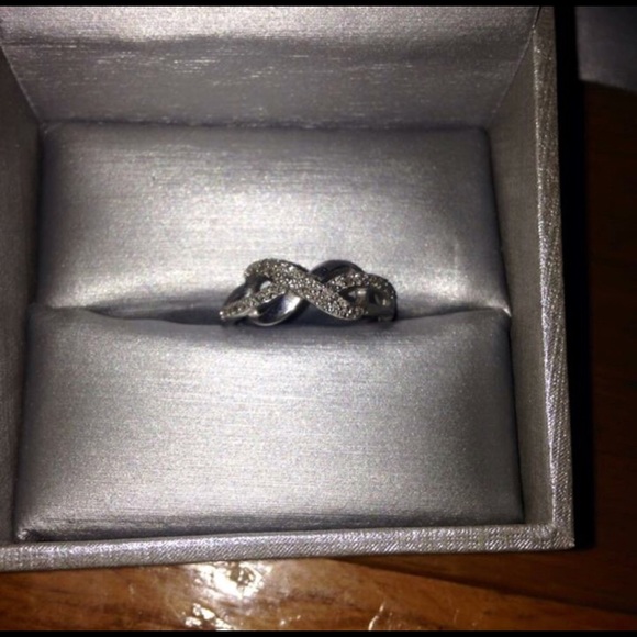 Zales | Jewelry | Zales Infinity Ring Size 65 | Poshmark